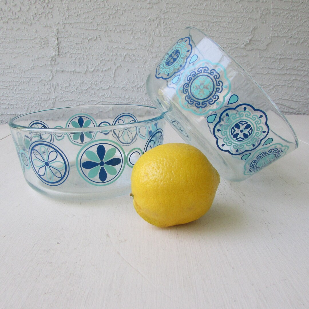 Pyrex Mixing Bowls Pinwheel and Lace Medallion Pattern - Set of 2 ...