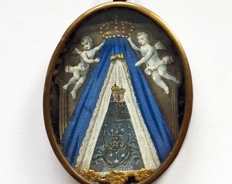 Royal medallion | Etsy