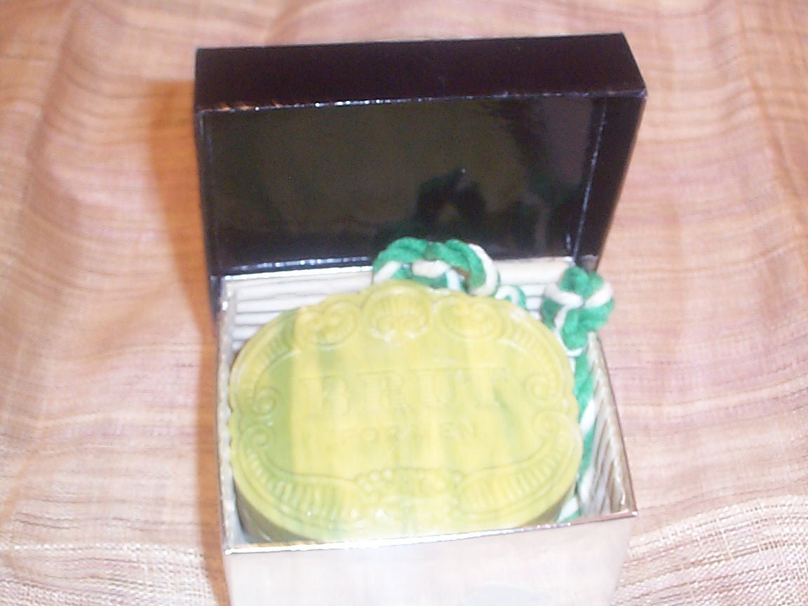 Vintage Faberge BRUT Soap on a Rope, 1970s Iconic Scent, NOS - Etsy