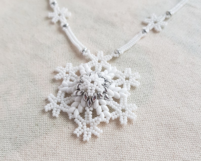 Snowflake Beading Pattern, Superduo Beaded Snowflake, Beadwork Necklace ...