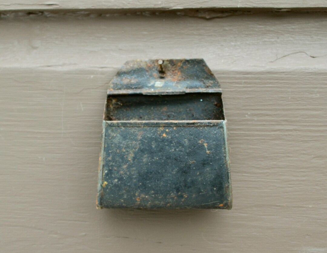 Belt Bait Can, Vintage Old Fisherman's Worm or Bait Can, Bait Pouch - Etsy