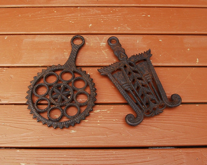 Set of 2 Trivets, Vintage Cast Iron Trivets, Traditional Decorative ...