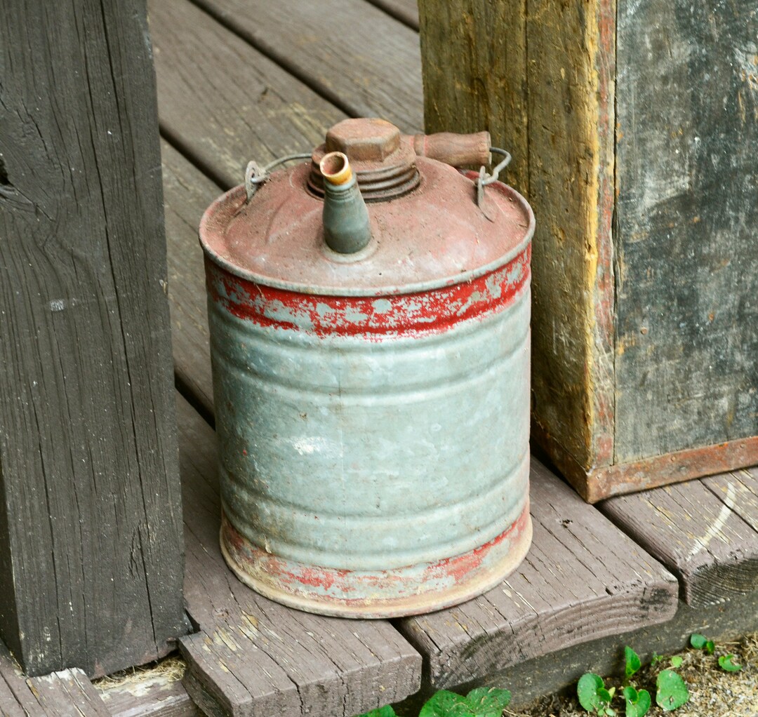 Old Kerosene Oil Can, Vintage Lamp Oil Can, Rustic Object - Etsy