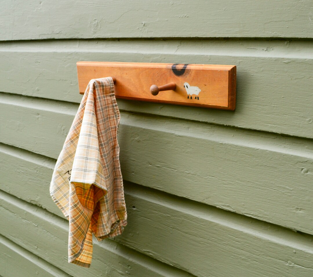 Small Wooden Peg Rack, Vintage End of Counter Peg Rack, Towel Holder - Etsy