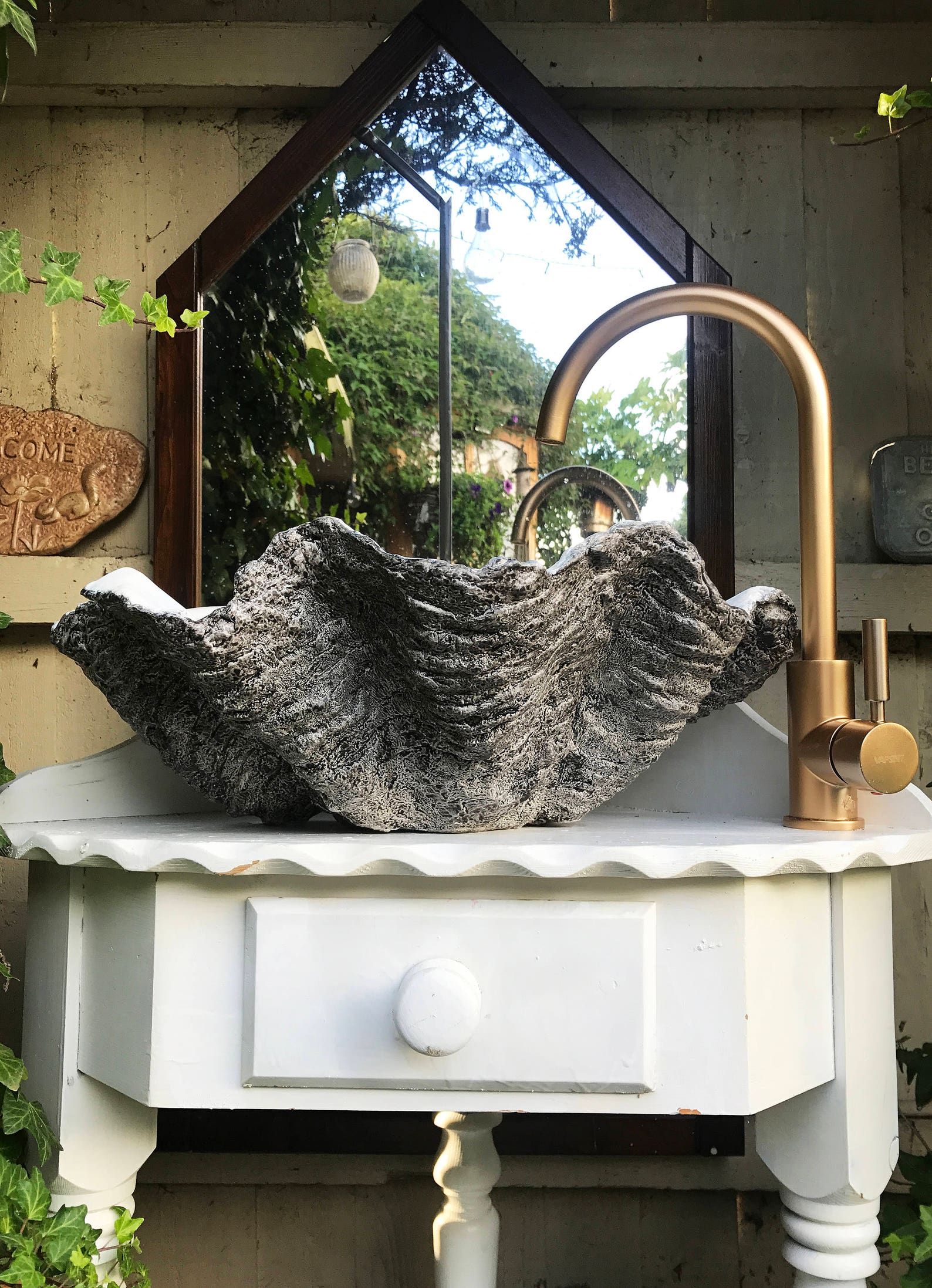 Small Clam Shell Bathroom Sink Wash Basin Bowl Vessel Counter Top ...