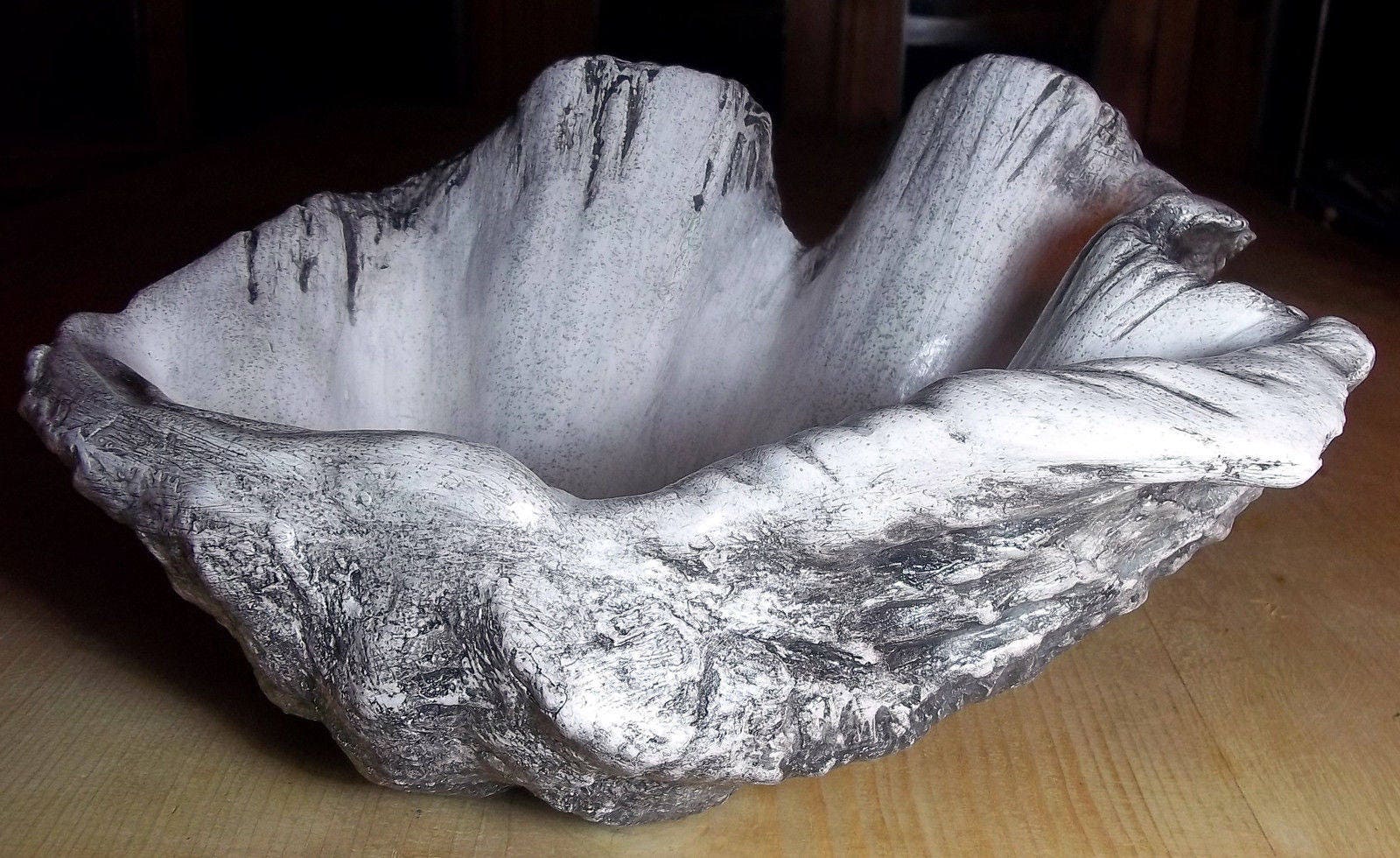 Small Grey Shimmer Giant Clam Shell Sculpture Ornament Bowl Handmade ...