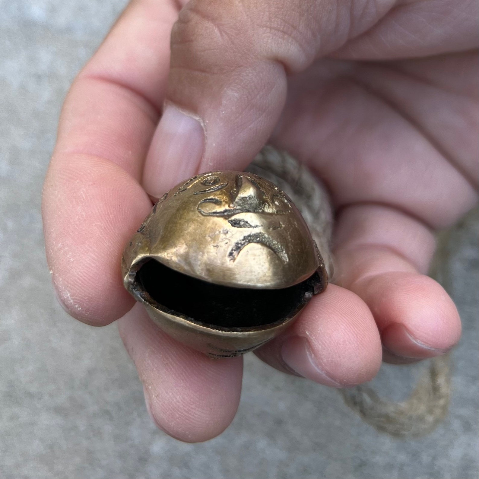 Bear Bell for Hiking, Brass Sleigh Bells, Dog Pet Training, Trail Bell ...