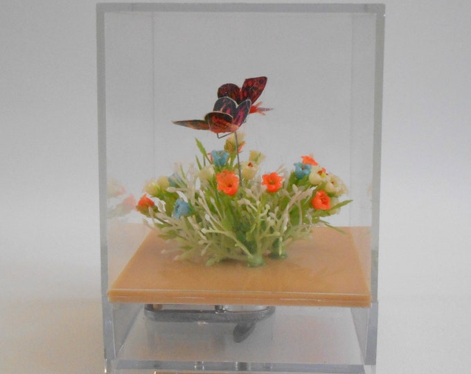 Lucite Music Box Butterfly Vignette Flowers Wind up Musical Moving ...