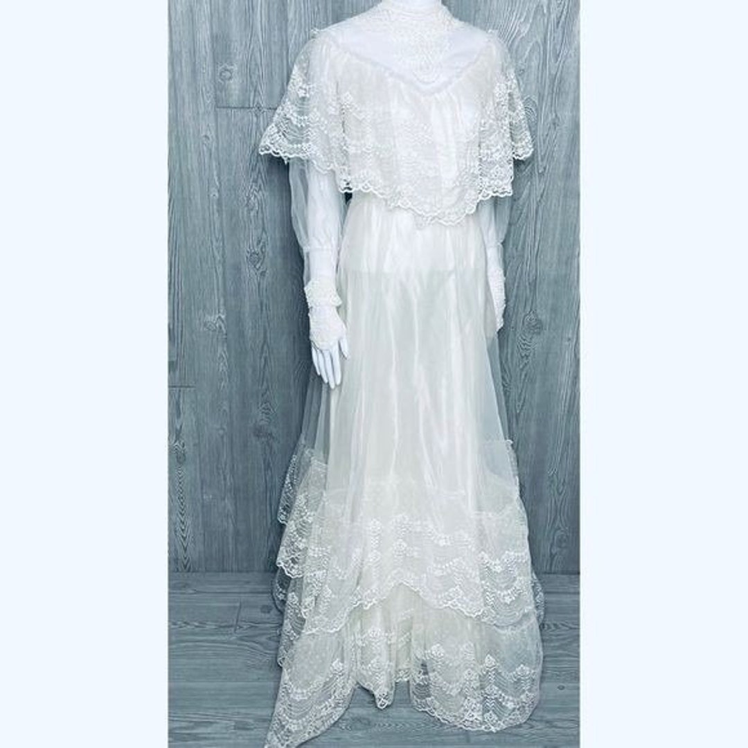 Vintage 1950s Lace High Neck Wedding Dress Cottage Core / Boho Ruffle ...