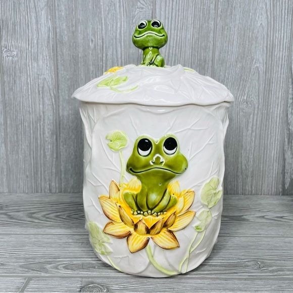 Vintage 1970s Neil the Frog Canisters , Salt & Pepper , Clock and Bird ...