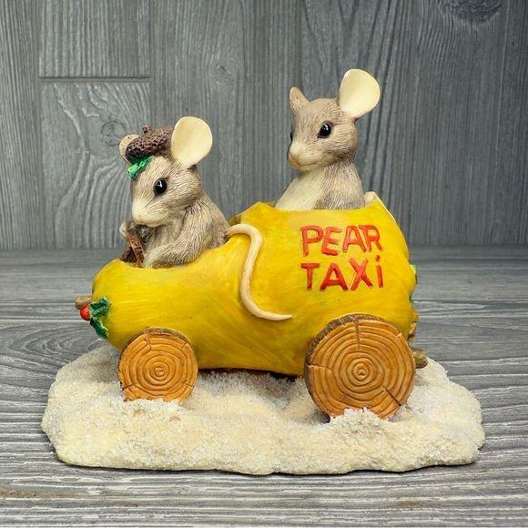 Vintage Silvestri Charming Tails Pear Taxi Mouse Figurine Dean Griff ...