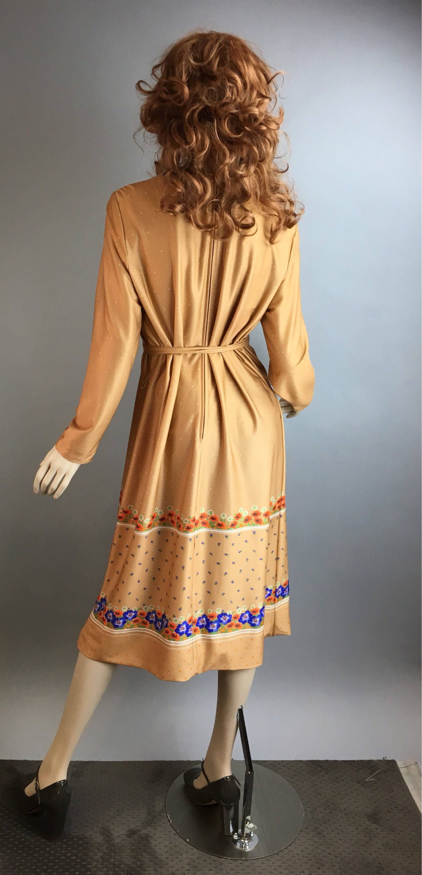Vintage 70s Dress// 70s Day Dress// Deadstock Beige Dress Blue Poppies ...