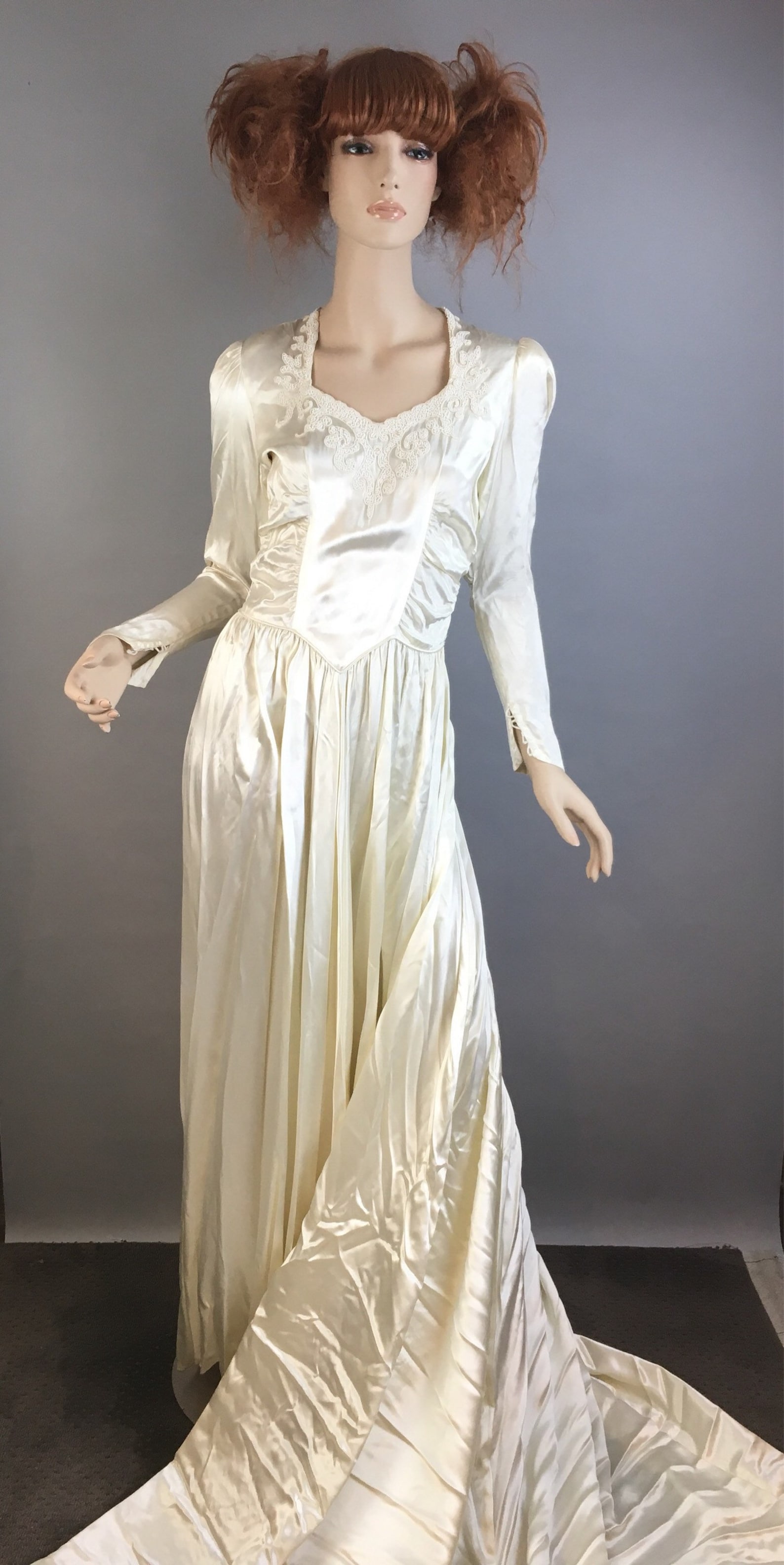 Vintage 40s Wedding Dress// 40s Silk and Bead Wedding Gown// - Etsy
