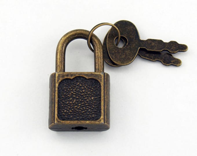 Rustic Lock and Key - Antique Style Lock - Metal Padlock and Keys - Old ...