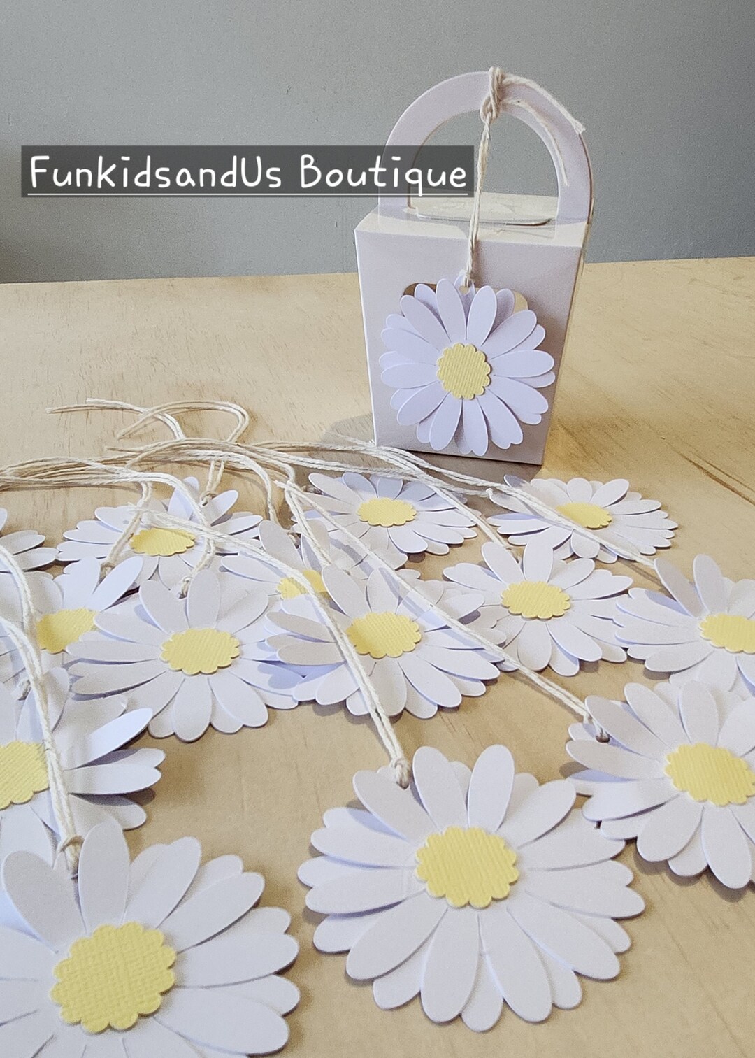 Daisy Paper Flower Gift Tag - Daisy Flower Gift Tag - Party Gift Tag ...