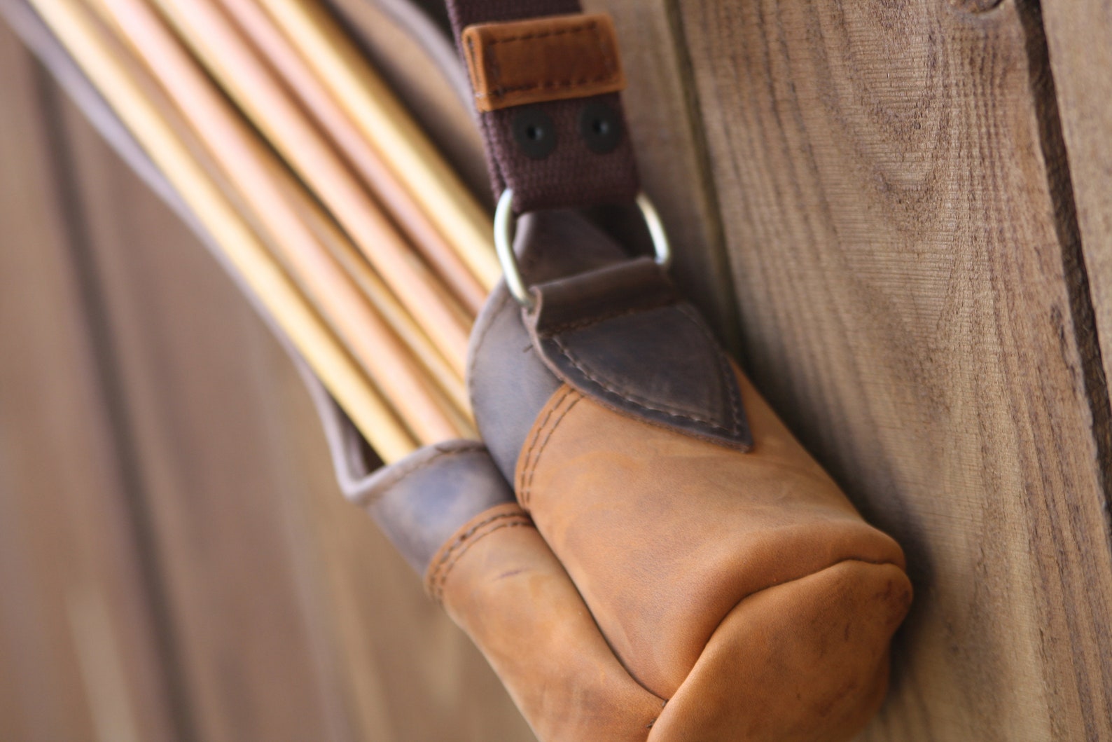 Large Dark Brown Two-Tone Leather Quiver RIGHT draw back | Etsy