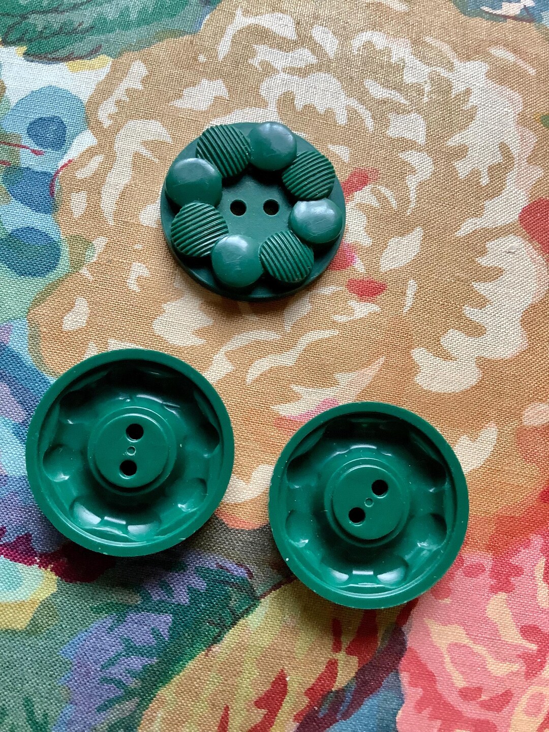 Interesting Green Buttons. Maybe It’s Not Easy Being Green but These ...