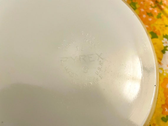 Bowls Vintage Pyrex 708-20 Speckled and Striped Small Snack Bowl ...