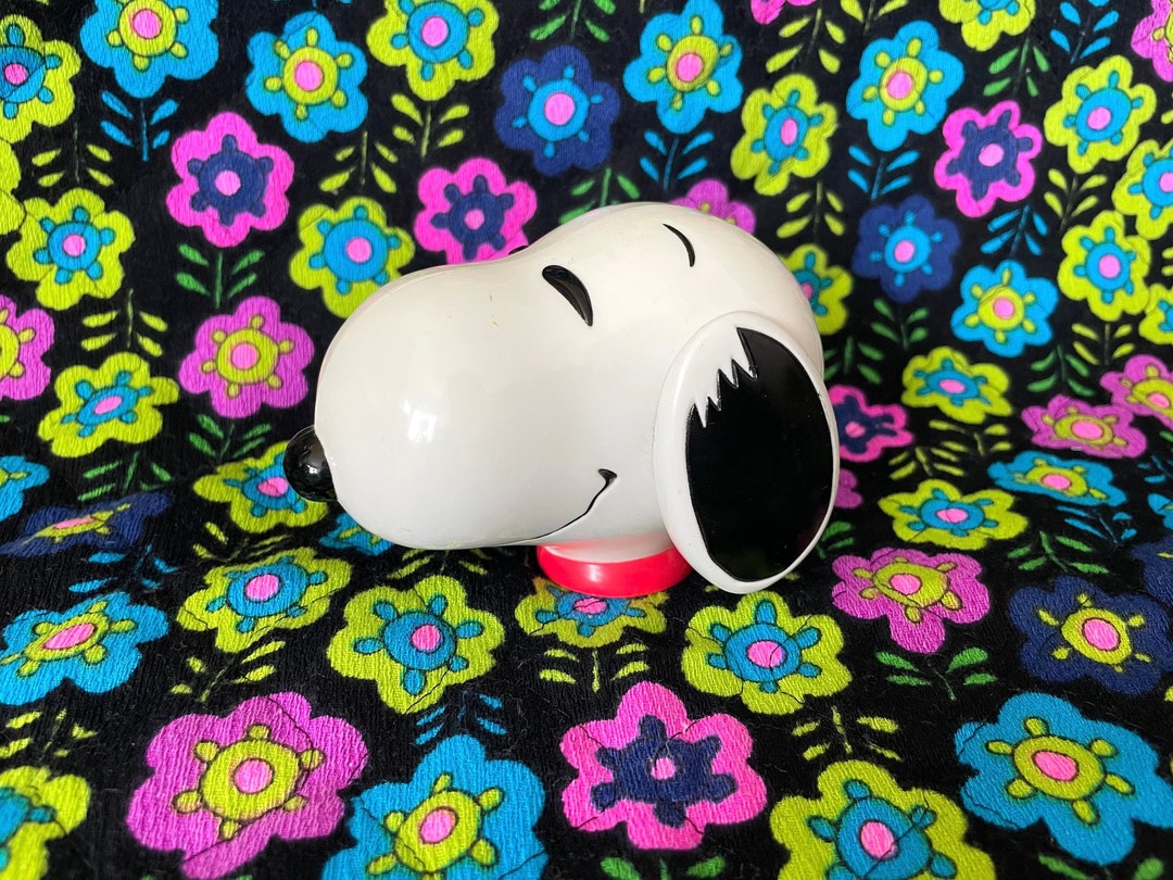 Vintage 80's Snoopy Head Twist TV Reel Viewer Toy, Joe Cool, ADORABLE ...