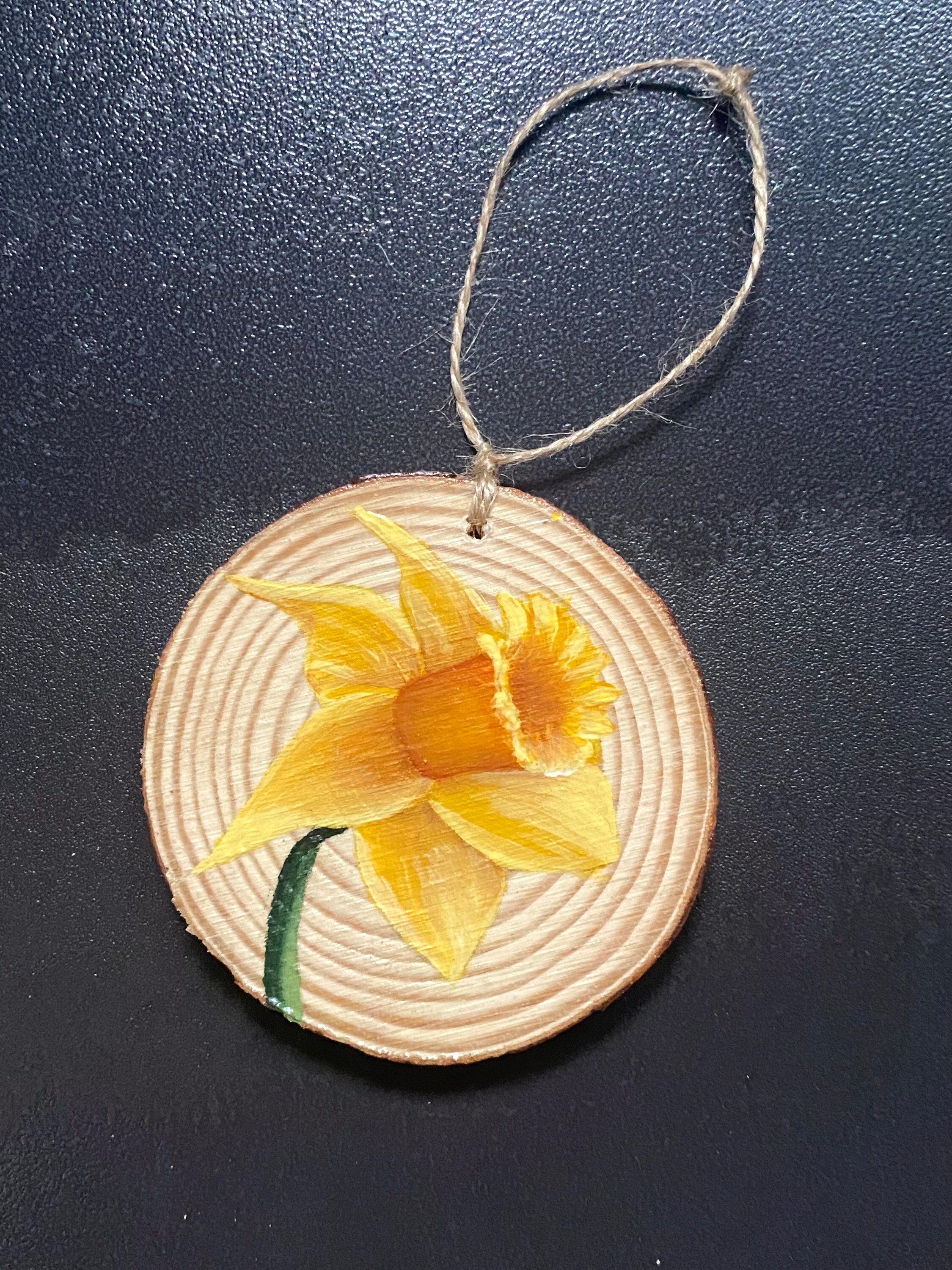 Daffodil Hanging Slice, Hand Painted Wooden Slice, March Birth Flower ...