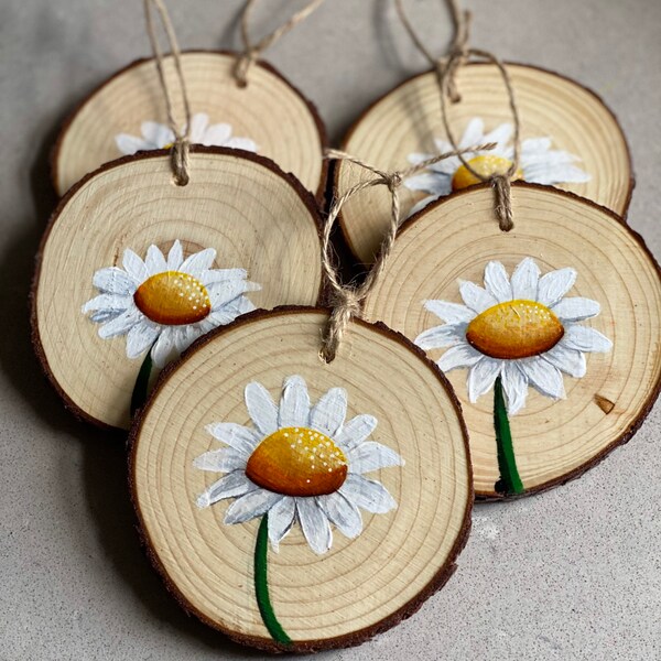 Daisy on Wood - Etsy