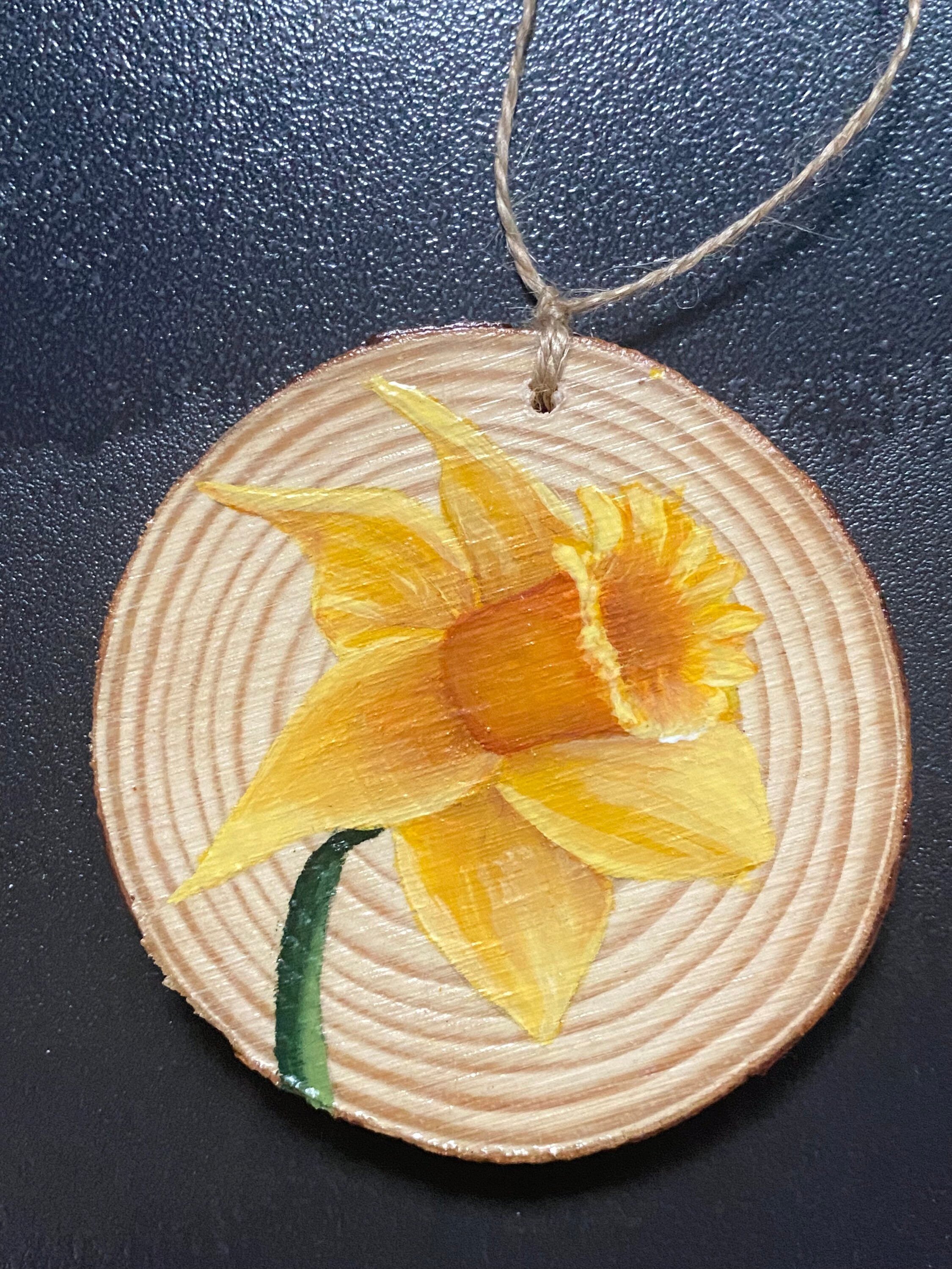 Daffodil Hanging Slice, Hand Painted Wooden Slice, March Birth Flower ...