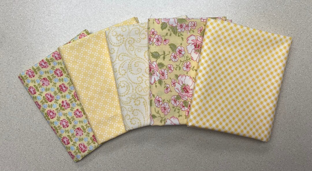 HAPPY Pastel Yellow Floral Fat Quarter Bundle 5 - Etsy