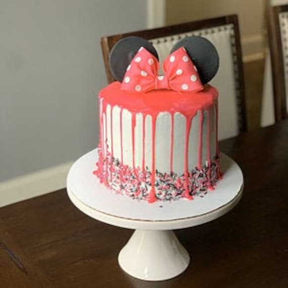 Minnie Mouse Cake Bow