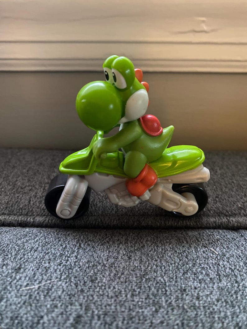 Nintendo Super Mario Yoshi Riding Motorcycle Mini Action Figure ...