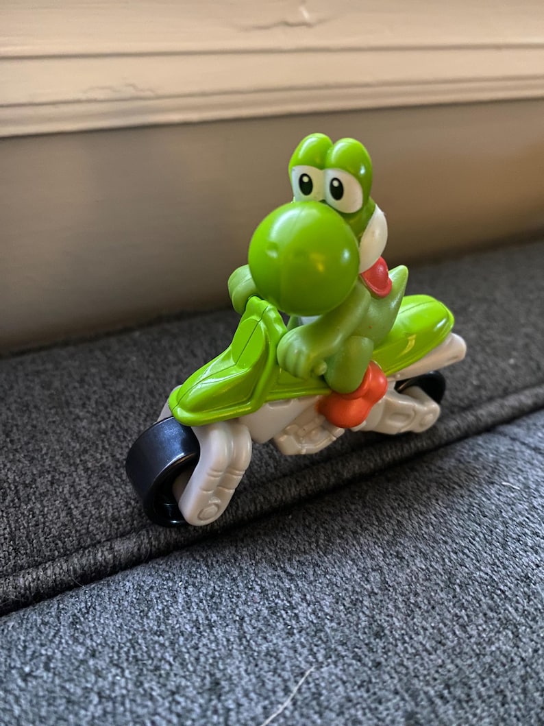 Nintendo Super Mario Yoshi Riding Motorcycle Mini Action Figure ...