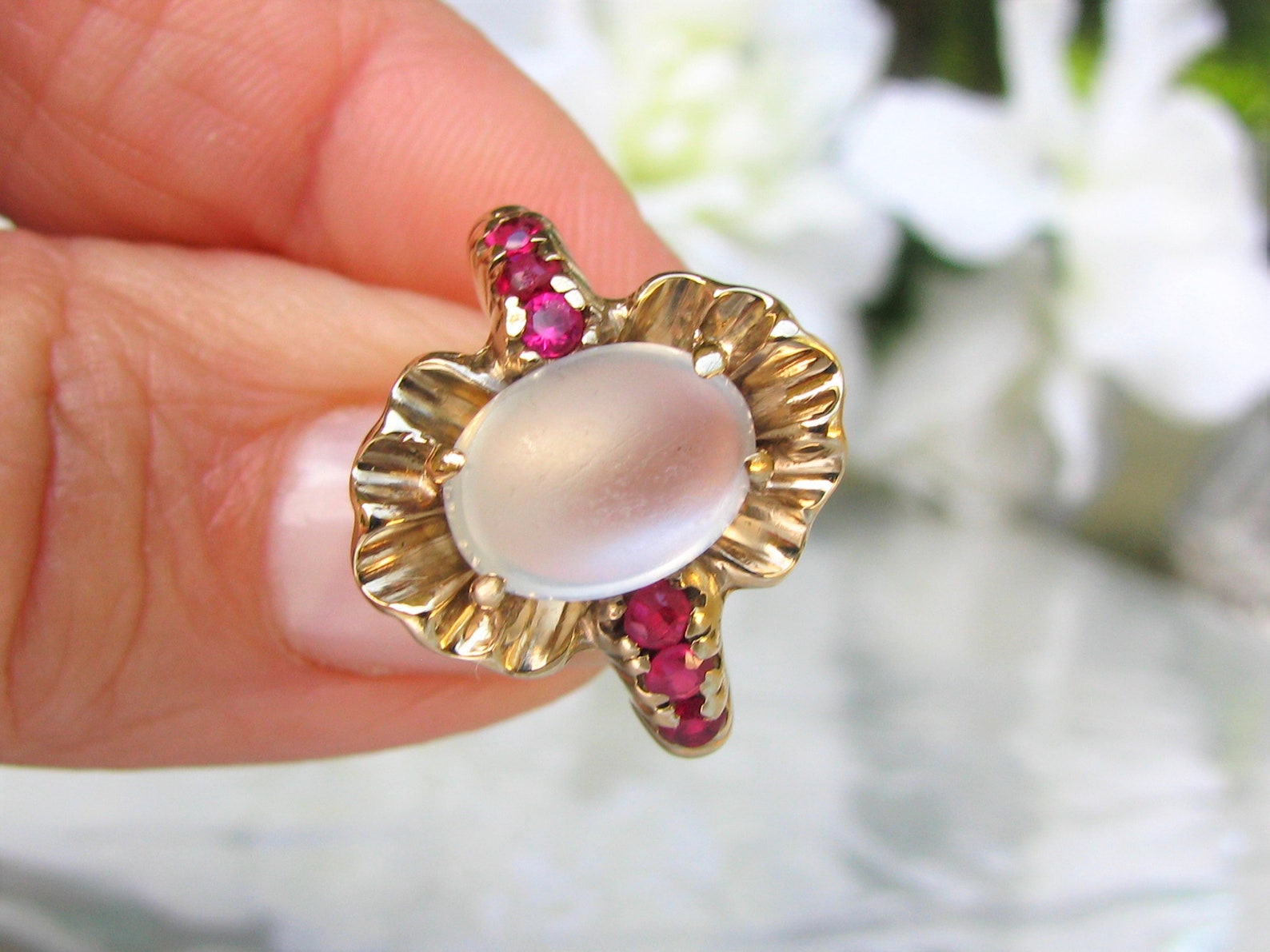 Vintage Oval Cabochon Moonstone and Ruby Ring Unique - Etsy