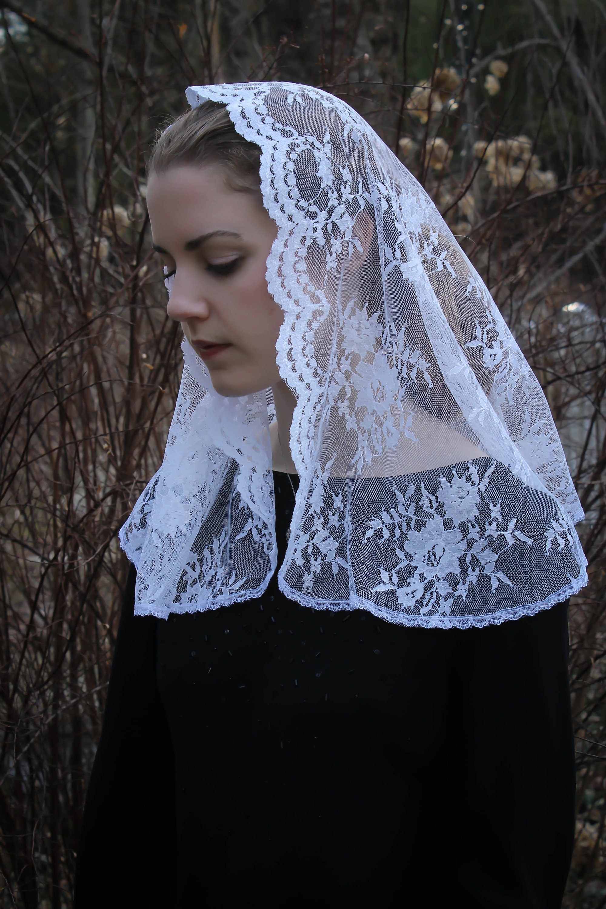 Evintage Veils~ Chantilly Lace White or Black -Vintage Inspired Lace ...