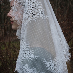 Evintage Veils~ White Spanish Style Floral Vintage Inspired Lace Chapel ...