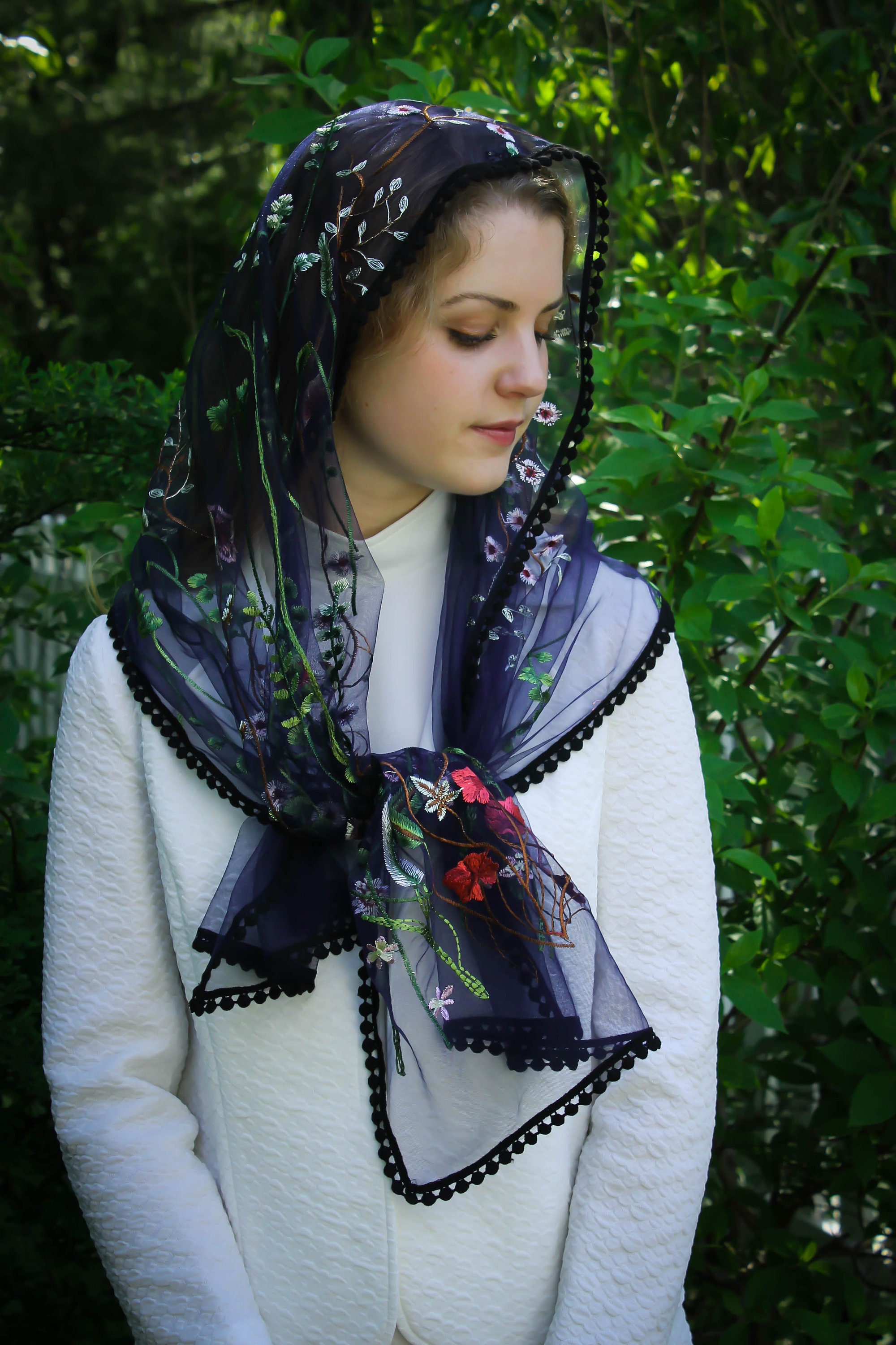 Evintage Veils~Wildflowers Ivory OR Black Floral LaceWrap Mantilla ...