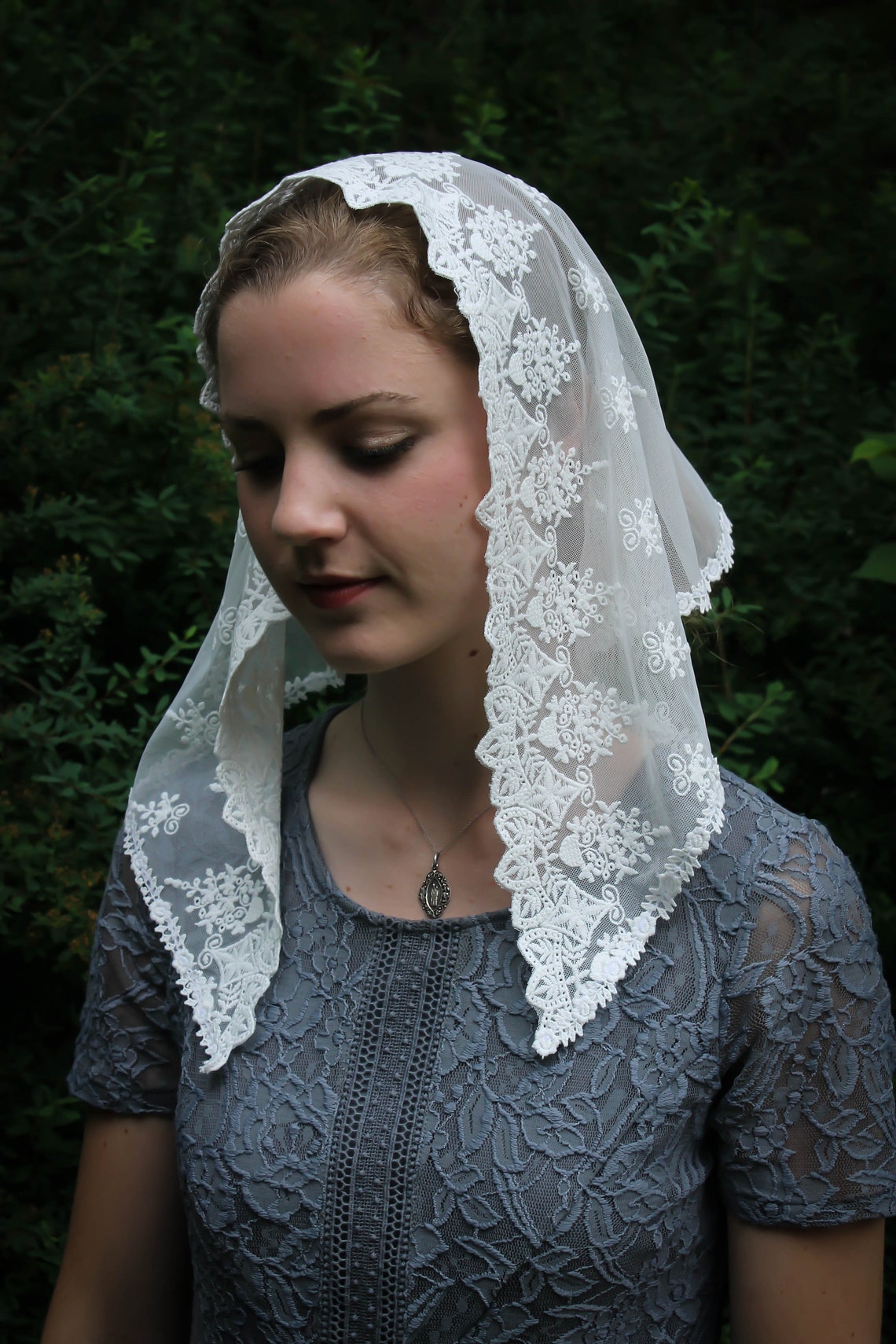 Evintage: our Lady of the Doves Lace Small - Etsy