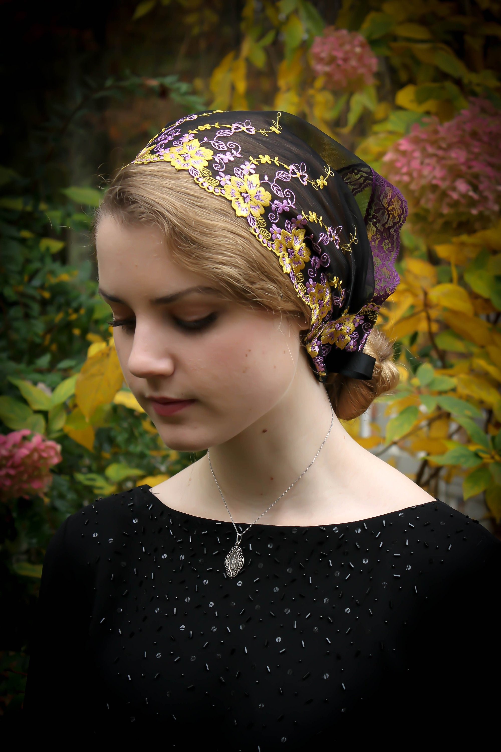 Evintage Veils~Embroidered Floral Advent or Lent Lace Head Wrap Chapel ...