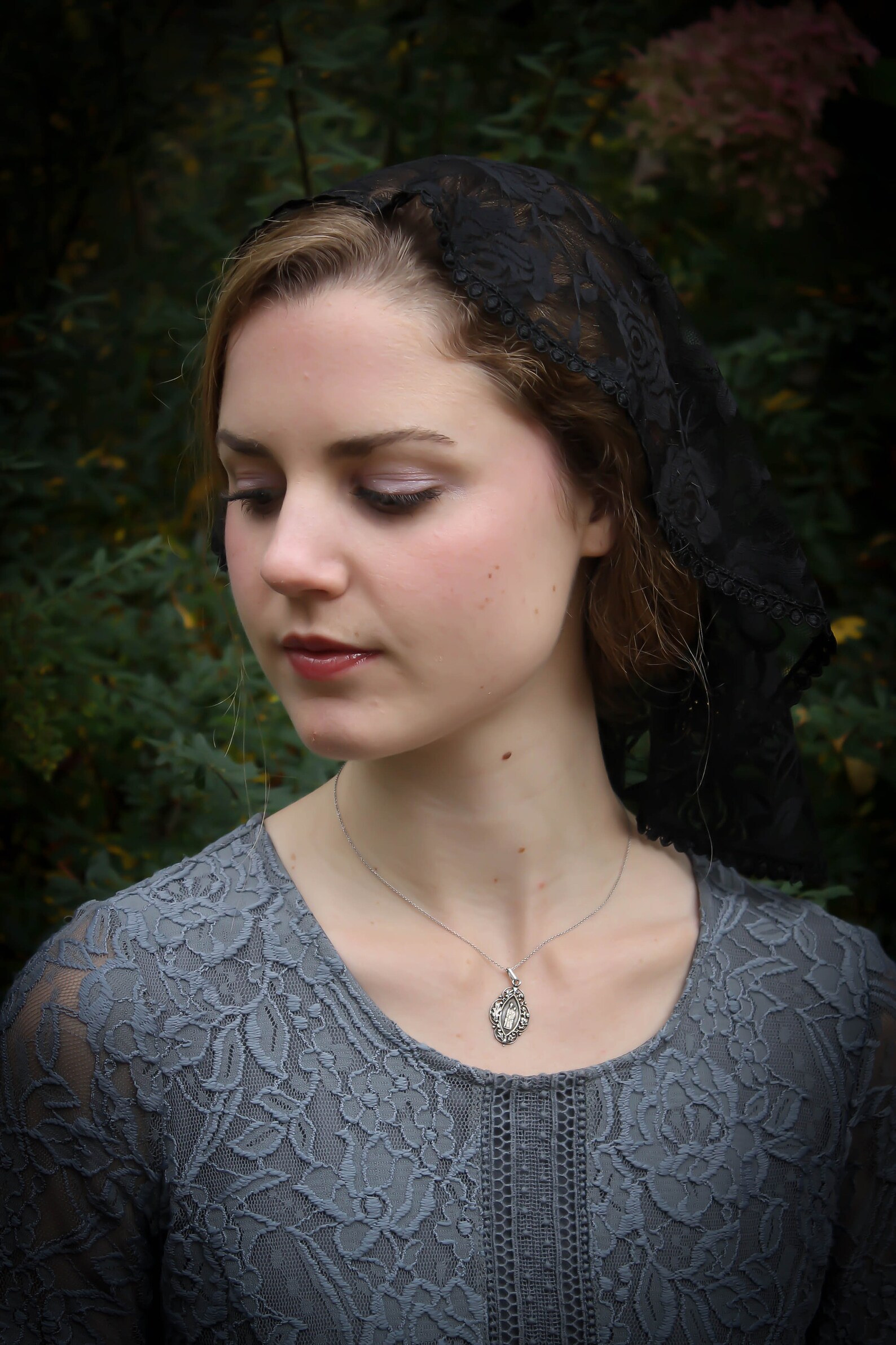 Evintage Veils~ Princess Style Roses and Pearl Trim Traditional ...