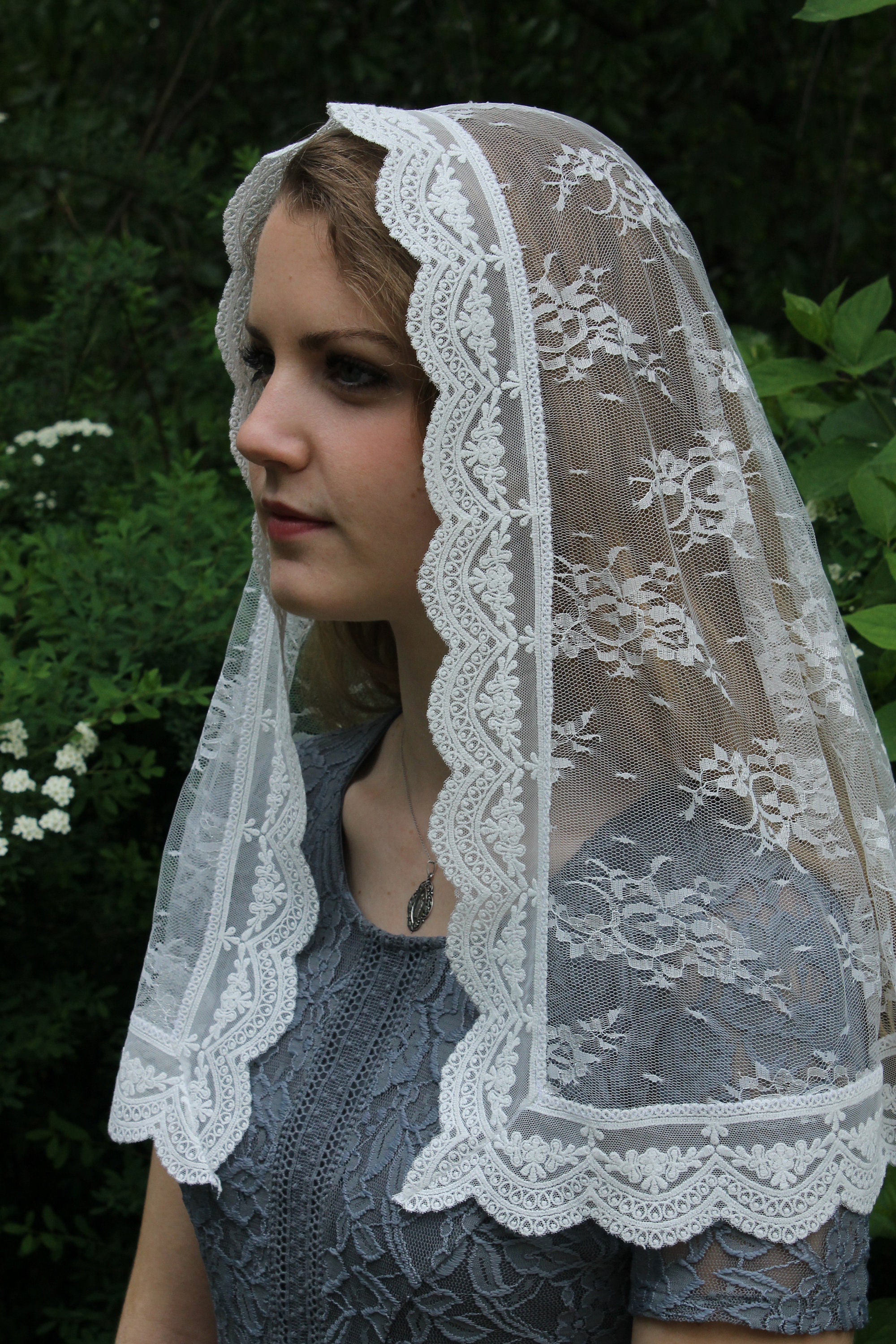 Evintage Veils Traditional Cream White Chantilly Lace | Etsy