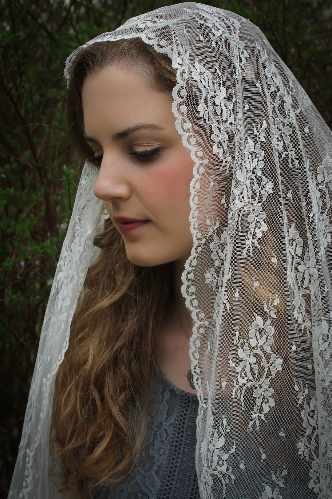 Evintage Veils~ Our Lady of Grace Chantilly Lace Mantilla Chapel Veil ...