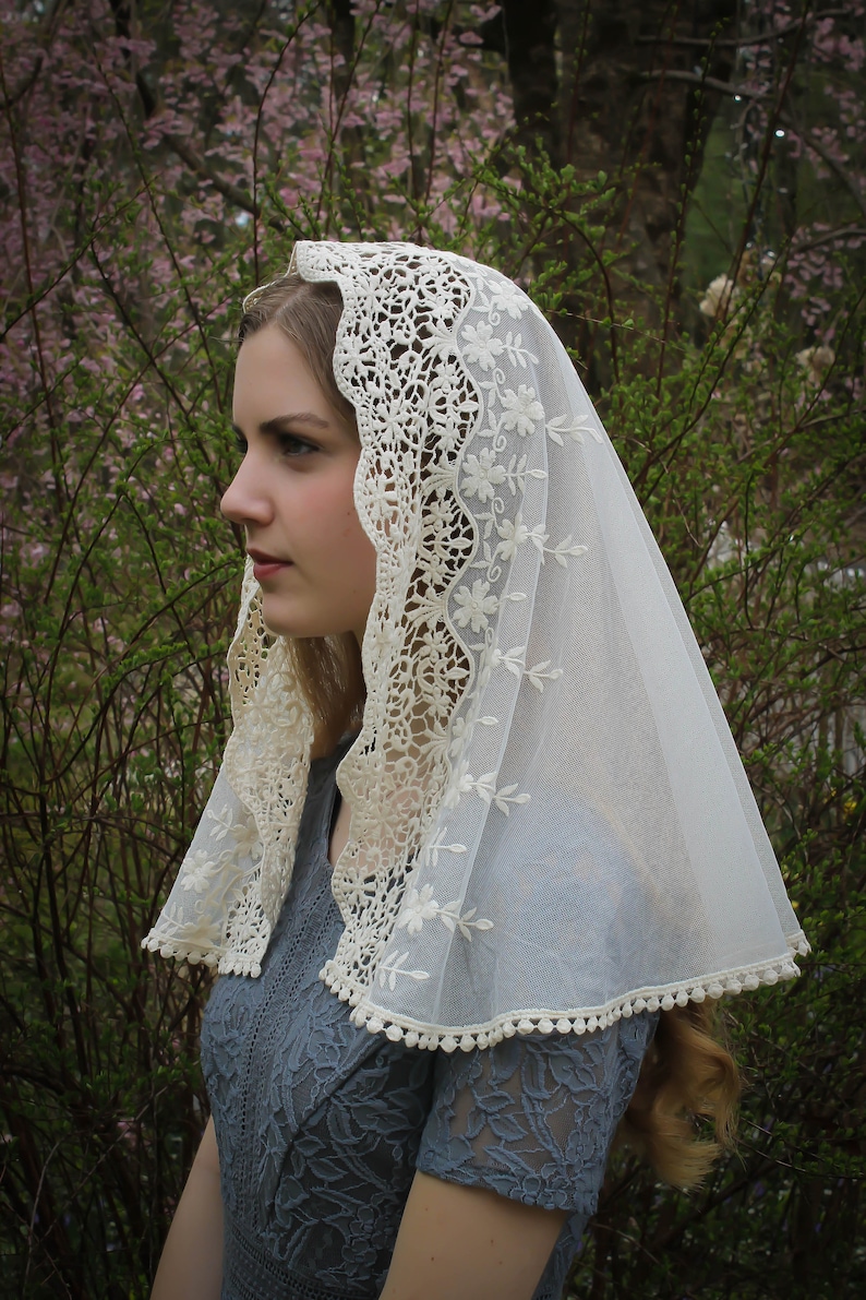 Evintage Veils Traditional Soft Ivory Lace French Chapel Veil - Etsy