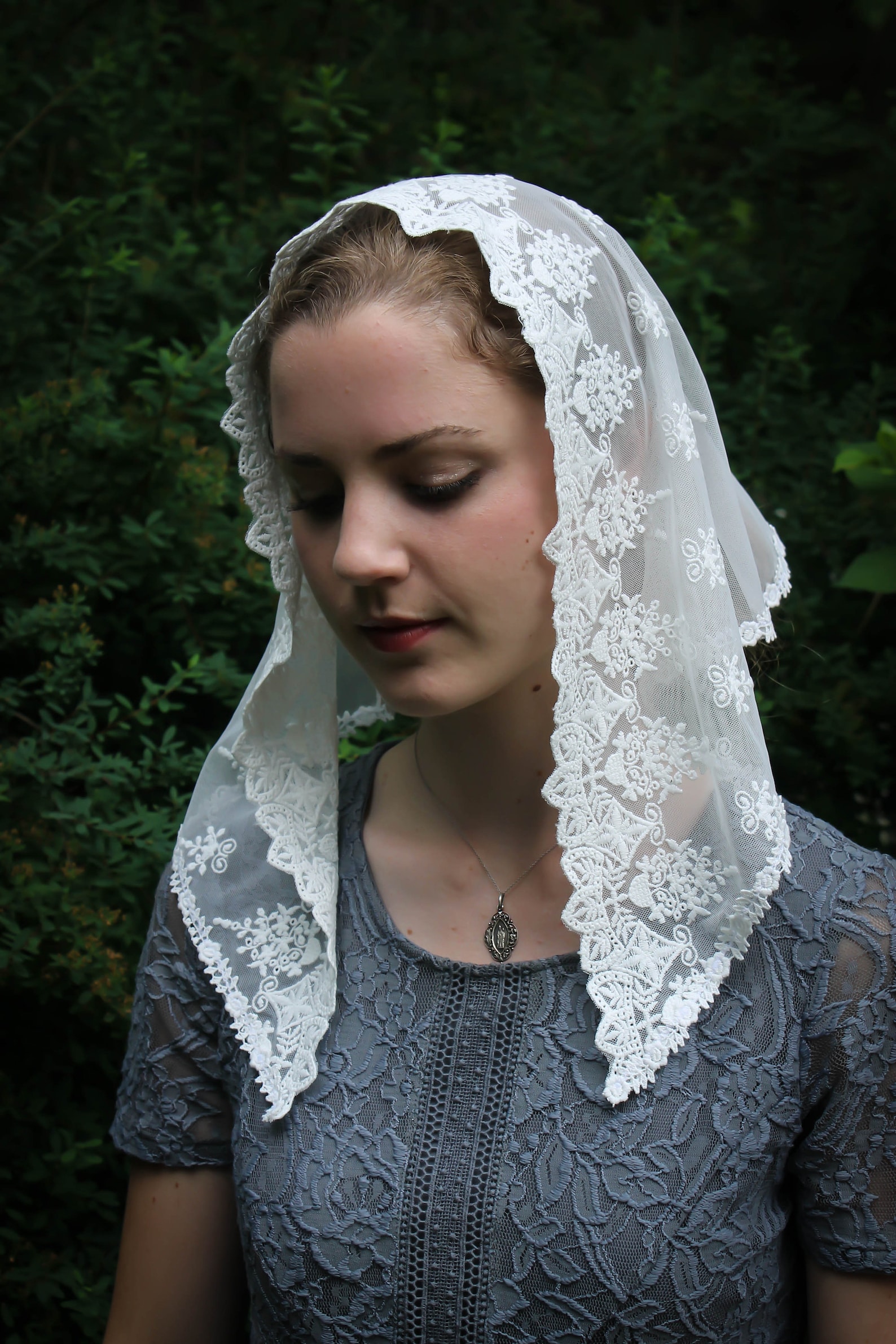 Evintage: our Lady of the Doves Lace Small | Etsy