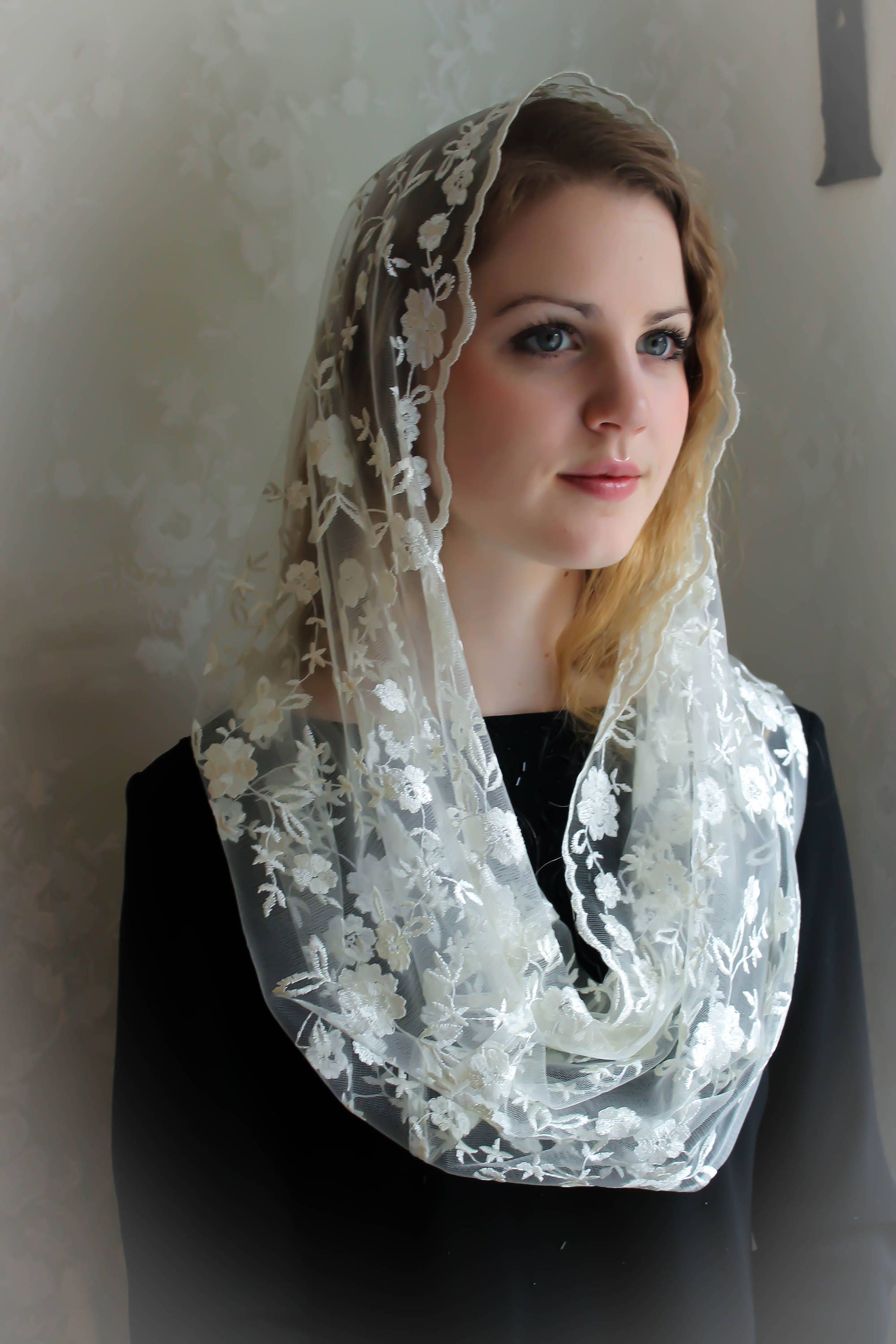 Evintage Veils~ Soft Ivory Embroidered Lace Chapel Veil Mantilla ...