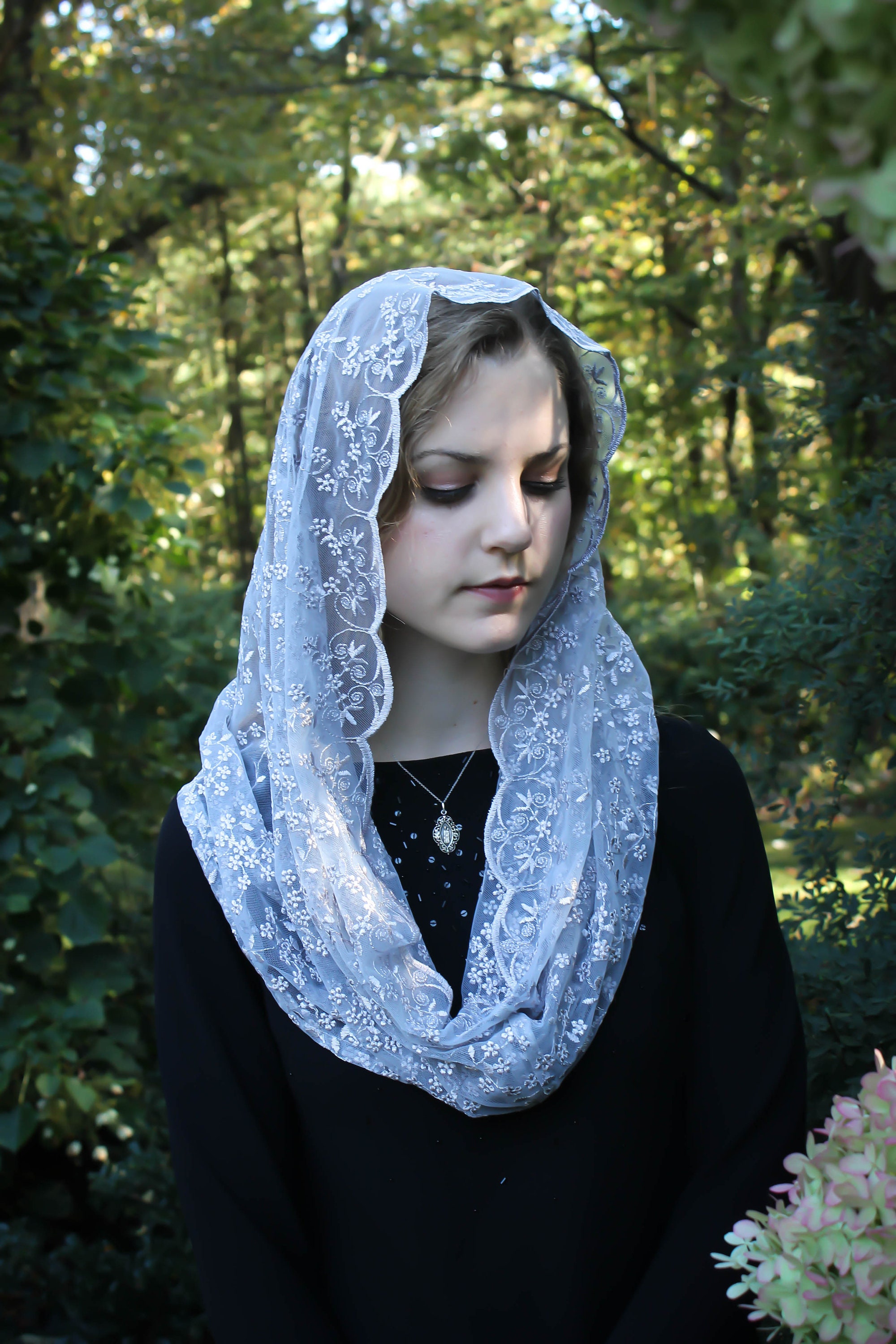 Evintage Veils~ Queen of Peace Soft Silver Gray Embroidered Lace Chapel ...