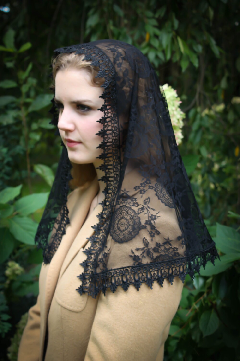 Evintage Veils~ Black Spanish Medallion Lace Mantilla Chapel Veil ...