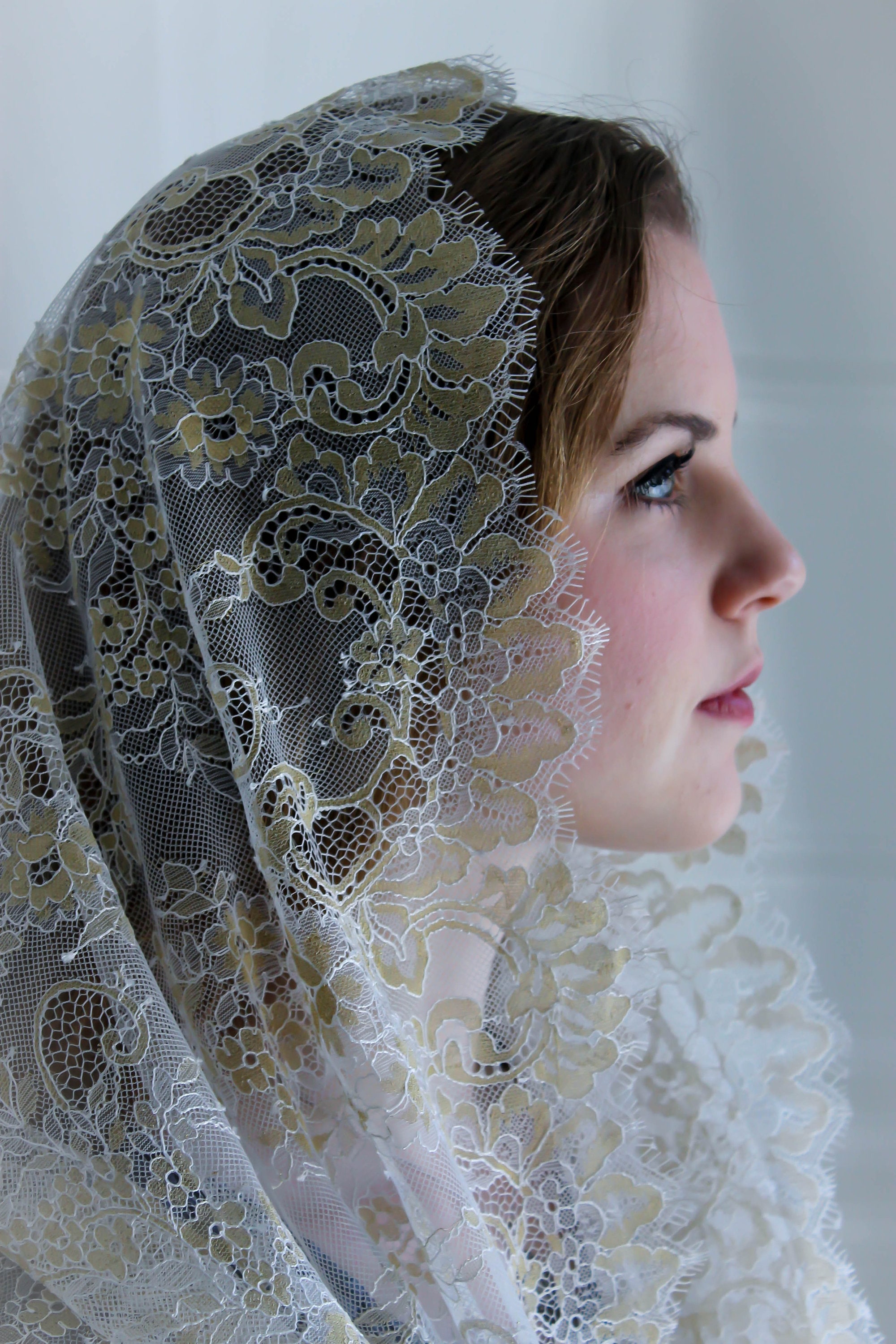 Evintage Veils~ Regina Caeli Antique Gold-on-White Spanish Style Lace ...