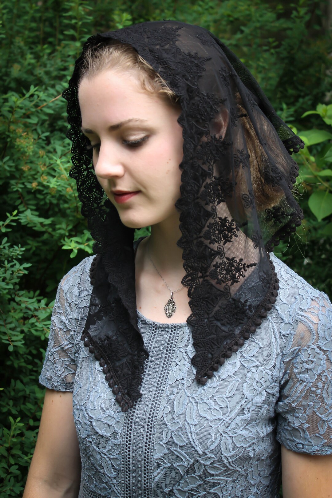 Evintage Veils: "our Lady of the Doves" Lace Small Triangle Mantilla ...