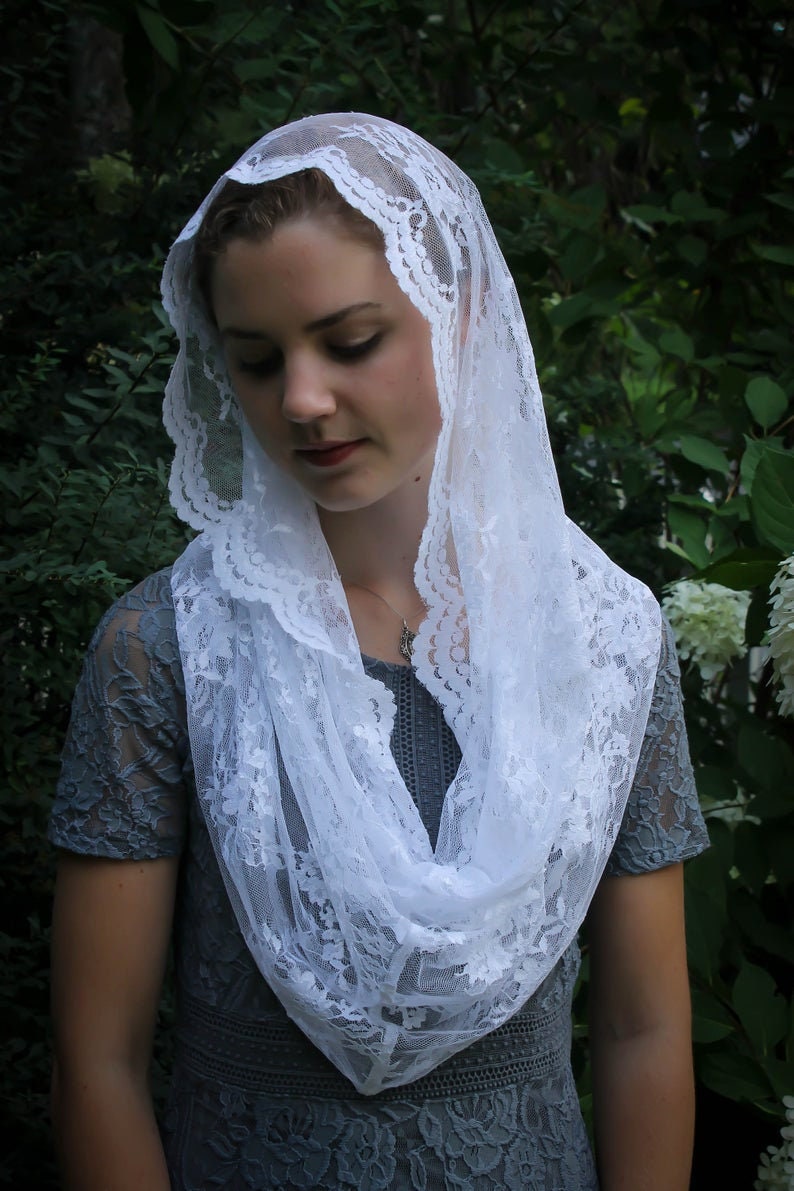 Evintage Veils~ READY TO SHIP Chantilly Lace Black or White Infinity ...