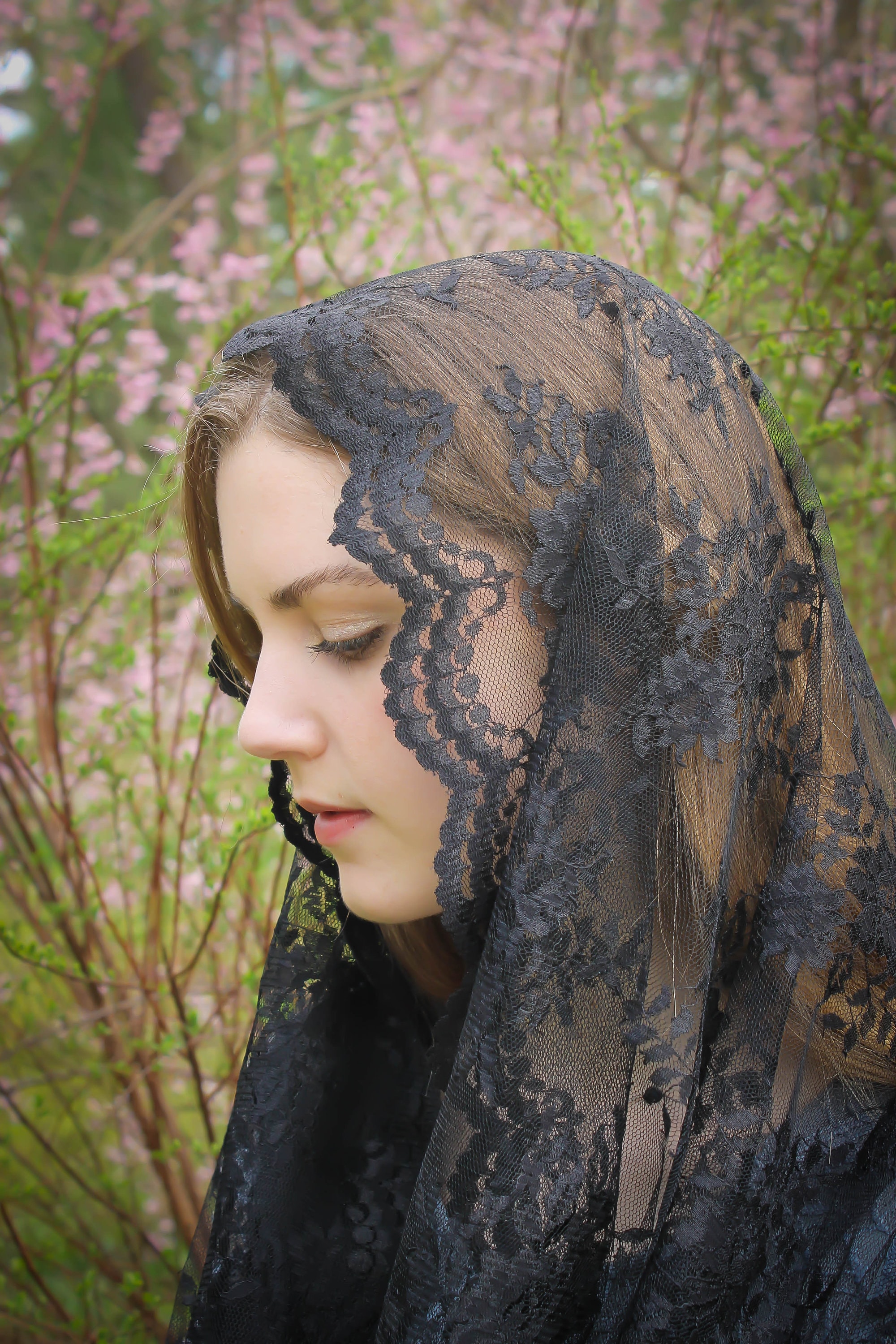 Evintage Veils~ Chantilly Lace Black Infinity Veil OR Triangle Vintage ...