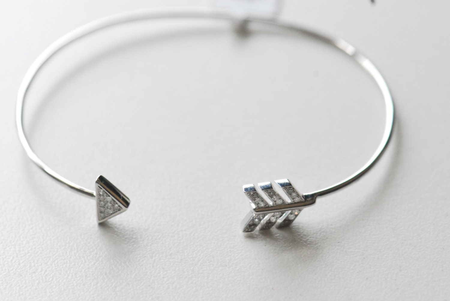 14K White Gold Diamond Arrow Bangle - Etsy