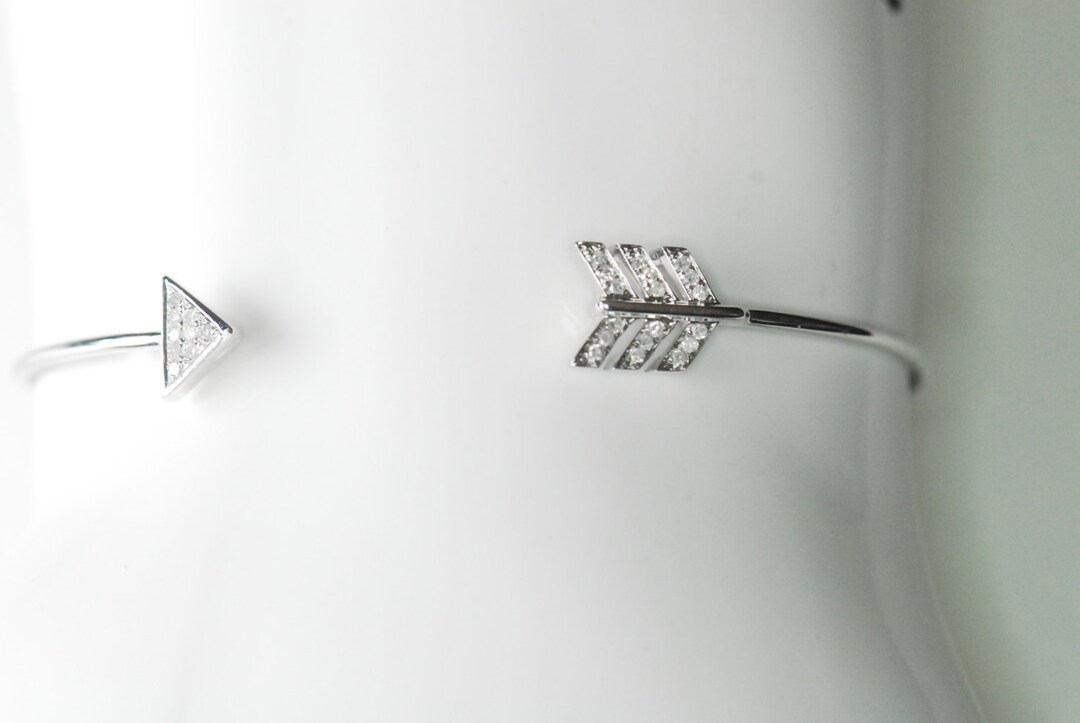 14K White Gold Diamond Arrow Bangle - Etsy